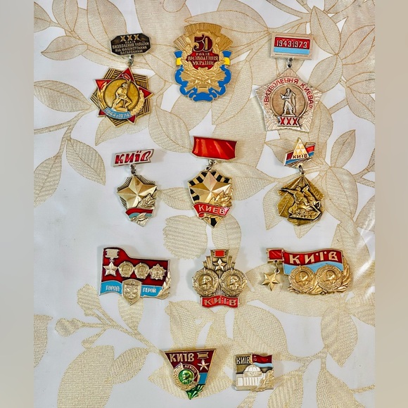 Accessories | Lot Of 11 Vtg Ussr Soviet Ukraine Pin Badges Hero City ...